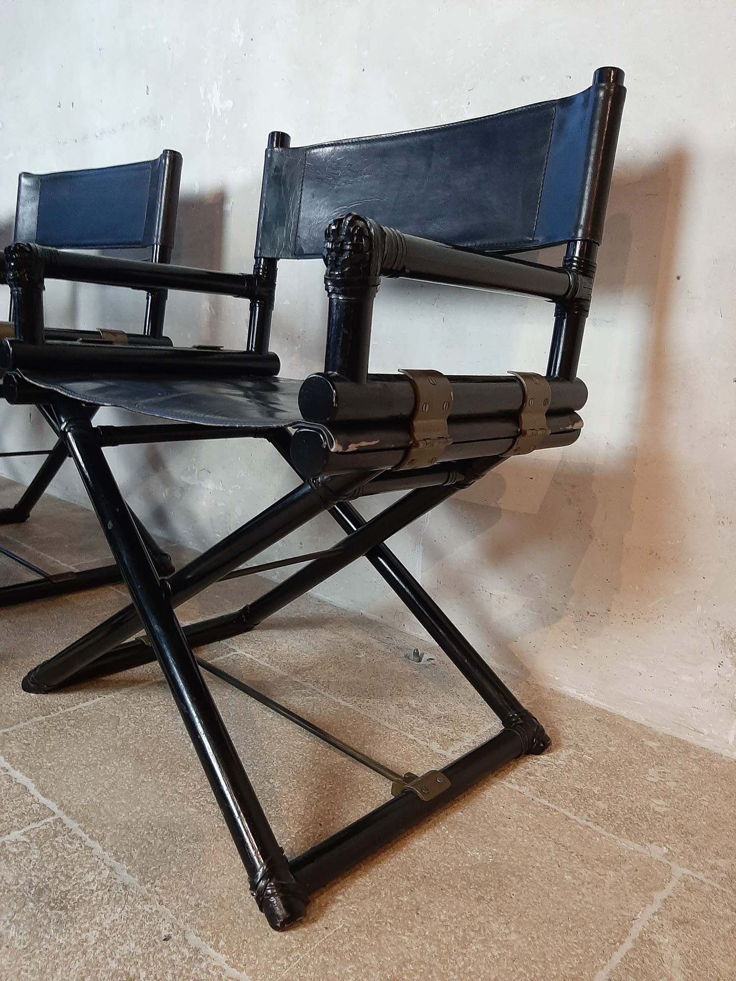 Mid-Century Italiaanse 'director' stoelen van het merk McGuire/Levi ...